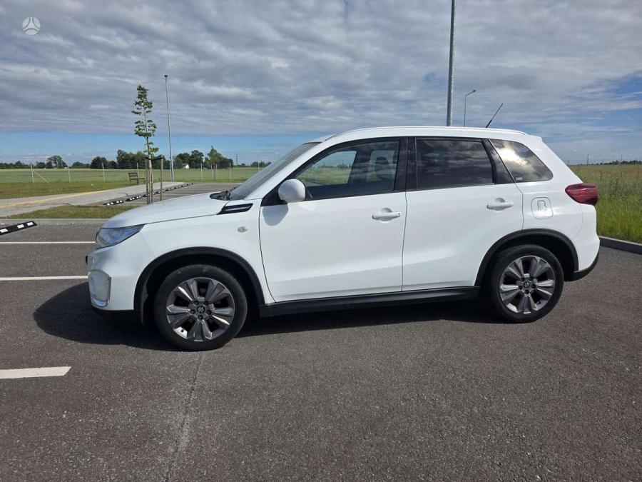 Balts Suzuki Vitara 2019 Marijampole, ar dzinēja tilpumu 1.37 L un nobraukumu 240 tūkst. km par 8490 €, foto 4 vietnē AUTOMOTO.COM.LV