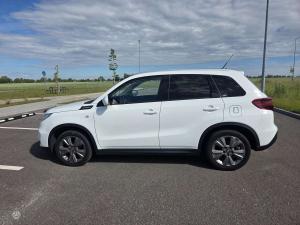 Balts Suzuki Vitara 2019 Marijampole, ar dzinēja tilpumu 1.37 L un nobraukumu 240 tūkst. km par 8490 €, foto 5 vietnē AUTOMOTO.COM.LV