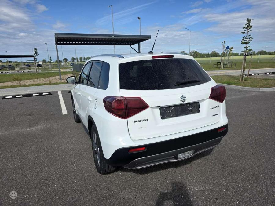 Balts Suzuki Vitara 2019 Marijampole, ar dzinēja tilpumu 1.37 L un nobraukumu 240 tūkst. km par 8490 €, foto 8 vietnē AUTOMOTO.COM.LV