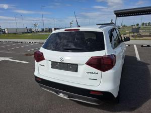 Balts Suzuki Vitara 2019 Marijampole, ar dzinēja tilpumu 1.37 L un nobraukumu 240 tūkst. km par 8490 €, foto 9 vietnē AUTOMOTO.COM.LV
