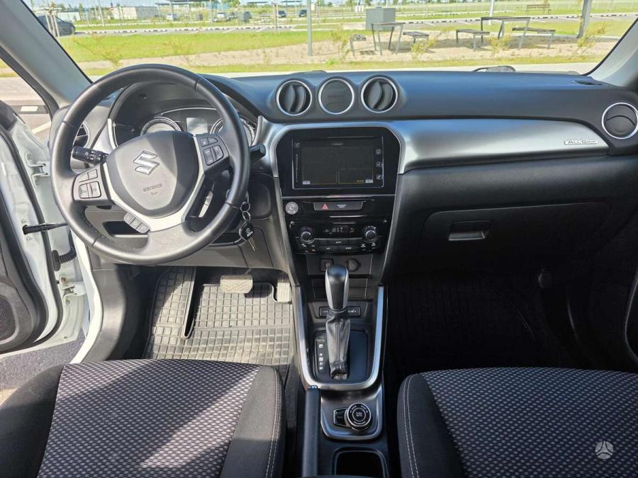 Balts Suzuki Vitara 2019 Marijampole, ar dzinēja tilpumu 1.37 L un nobraukumu 240 tūkst. km par 8490 €, foto 21 vietnē AUTOMOTO.COM.LV
