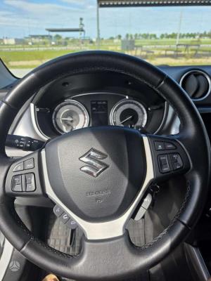 Balts Suzuki Vitara 2019 Marijampole, ar dzinēja tilpumu 1.37 L un nobraukumu 240 tūkst. km par 8490 €, foto 22 vietnē AUTOMOTO.COM.LV