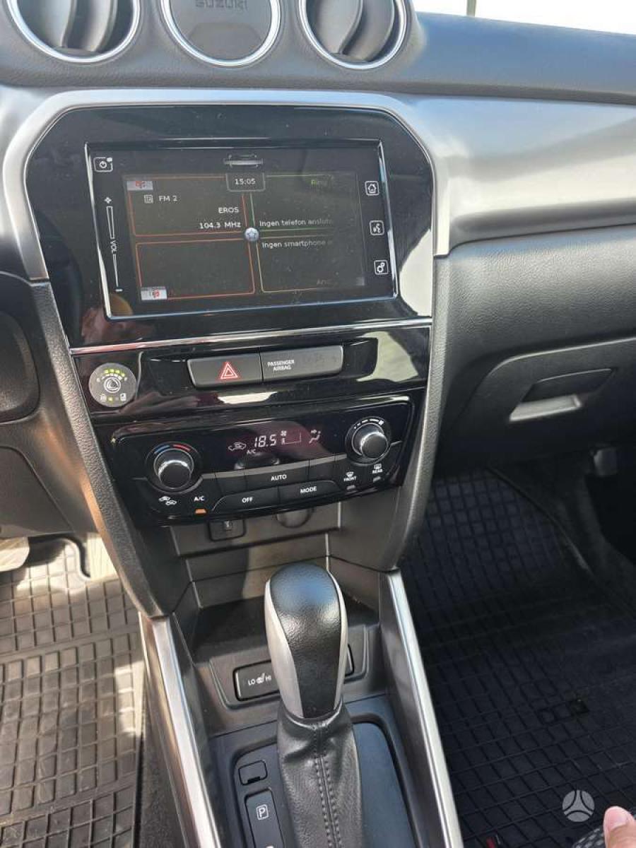 Balts Suzuki Vitara 2019 Marijampole, ar dzinēja tilpumu 1.37 L un nobraukumu 240 tūkst. km par 8490 €, foto 23 vietnē AUTOMOTO.COM.LV