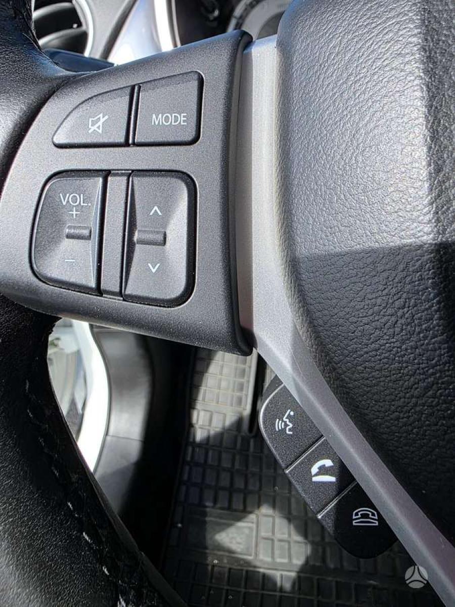 Balts Suzuki Vitara 2019 Marijampole, ar dzinēja tilpumu 1.37 L un nobraukumu 240 tūkst. km par 8490 €, foto 27 vietnē AUTOMOTO.COM.LV