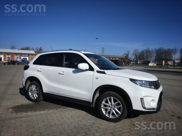 White Suzuki Vitara 2020 in Riga, with an engine capacity of 1.40 L and mileage of 112 thousand km for 14000 €, photo 1 on AUTOMOTO.COM.LV