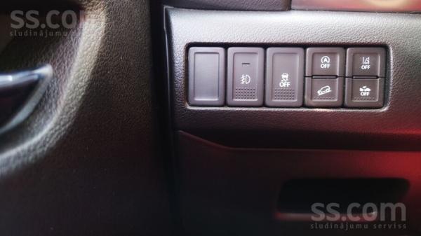 White Suzuki Vitara 2020 in Riga, with an engine capacity of 1.40 L and mileage of 120 thousand km for 13200 €, photo 6 on AUTOMOTO.COM.LV