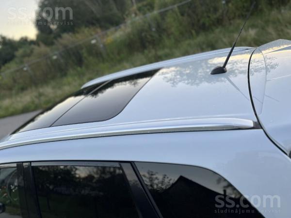 White Suzuki Vitara 2020 in Riga, with an engine capacity of 1.40 L and mileage of 120 thousand km for 13800 €, photo 8 on AUTOMOTO.COM.LV