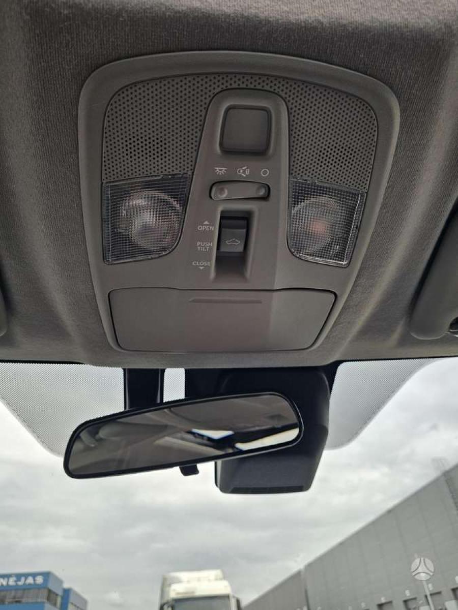 White Suzuki Vitara 2021 in Vilnius, with an engine capacity of 1.37 L and mileage of 74 thousand km for 17500 €, photo 15 on AUTOMOTO.COM.LV