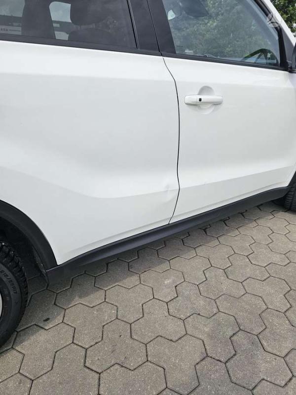 White Suzuki Vitara 2021 in Vilnius, with an engine capacity of 1.37 L and mileage of 74 thousand km for 17500 €, photo 5 on AUTOMOTO.COM.LV