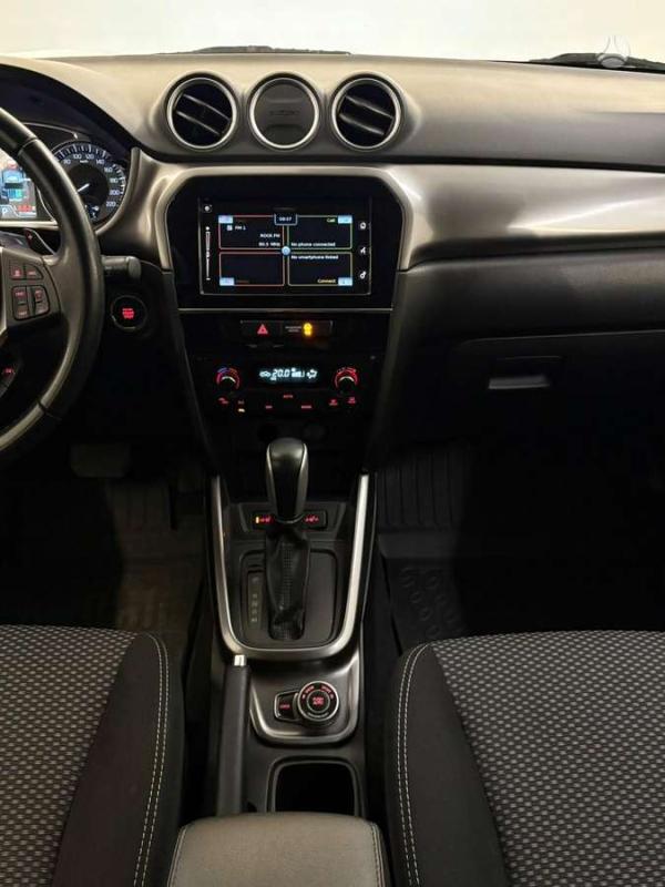 Balts Suzuki Vitara 2021 Marijampole, ar dzinēja tilpumu 1.37 L un nobraukumu 211 tūkst. km par 12099 €, foto 8 vietnē AUTOMOTO.COM.LV