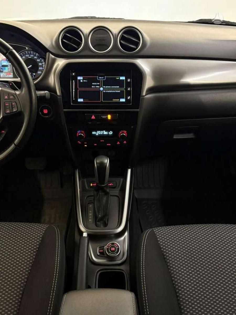 Balts Suzuki Vitara 2021 Marijampole, ar dzinēja tilpumu 1.37 L un nobraukumu 211 tūkst. km par 12099 €, foto 9 vietnē AUTOMOTO.COM.LV