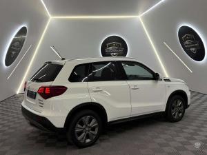 Balts Suzuki Vitara 2021 Marijampole, ar dzinēja tilpumu 1.37 L un nobraukumu 211 tūkst. km par 12099 €, foto 26 vietnē AUTOMOTO.COM.LV