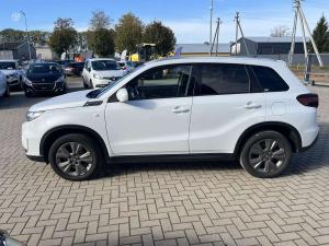 White Suzuki Vitara 2022 in Taurage, with an engine capacity of 1.40 L and mileage of 171 thousand km for 8900 €, photo 14 on AUTOMOTO.COM.LV