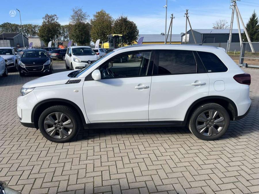 White Suzuki Vitara 2022 in Taurage, with an engine capacity of 1.40 L and mileage of 171 thousand km for 8900 €, photo 14 on AUTOMOTO.COM.LV
