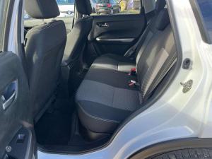 White Suzuki Vitara 2022 in Taurage, with an engine capacity of 1.40 L and mileage of 171 thousand km for 8900 €, photo 17 on AUTOMOTO.COM.LV