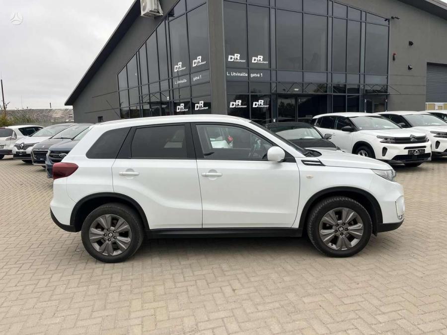 Balts Suzuki Vitara 2022 Tauragė, ar dzinēja tilpumu 1.40 L un nobraukumu 171 tūkst. km par 8300 €, foto 3 vietnē AUTOMOTO.COM.LV