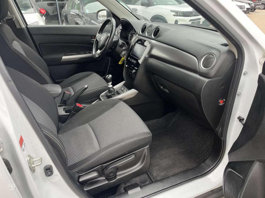 Balts Suzuki Vitara 2022 Tauragė, ar dzinēja tilpumu 1.40 L un nobraukumu 171 tūkst. km par 8300 €, foto 16 vietnē AUTOMOTO.COM.LV