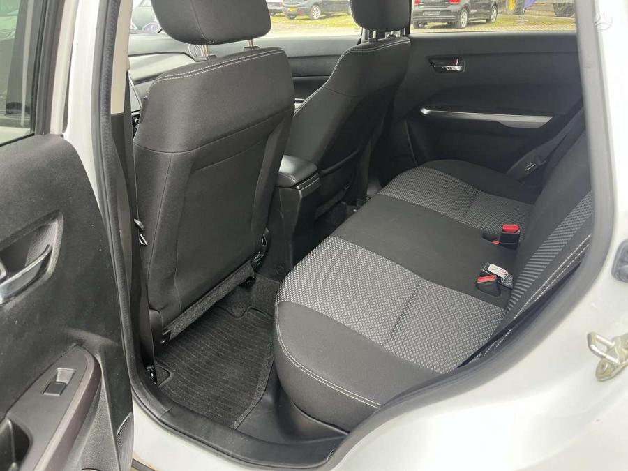 Balts Suzuki Vitara 2022 Tauragė, ar dzinēja tilpumu 1.40 L un nobraukumu 171 tūkst. km par 8300 €, foto 19 vietnē AUTOMOTO.COM.LV