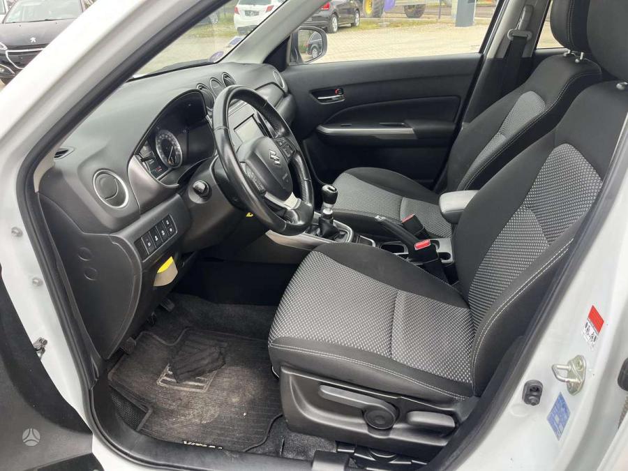 Balts Suzuki Vitara 2022 Tauragė, ar dzinēja tilpumu 1.40 L un nobraukumu 171 tūkst. km par 8300 €, foto 20 vietnē AUTOMOTO.COM.LV