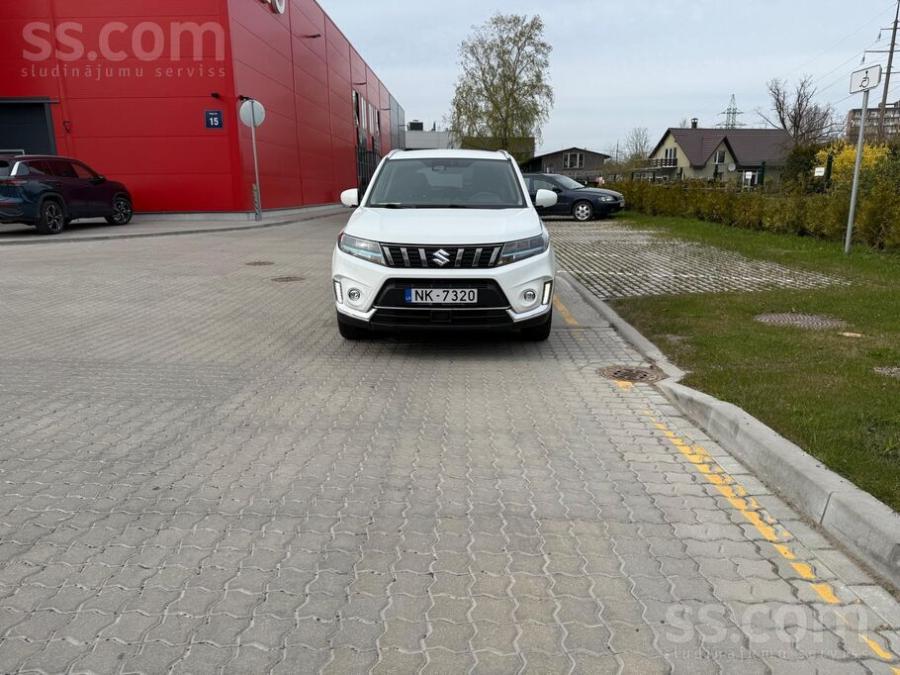 Balts Suzuki Vitara 2023 Rīga, ar dzinēja tilpumu 1.50 L un nobraukumu 85 tūkst. km par 21900 €, foto 4 vietnē AUTOMOTO.COM.LV