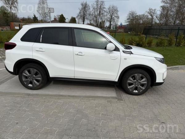 Balts Suzuki Vitara 2023 Rīga, ar dzinēja tilpumu 1.50 L un nobraukumu 85 tūkst. km par 21900 €, foto 4 vietnē AUTOMOTO.COM.LV