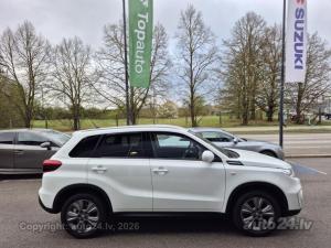 White Suzuki Vitara 2019 in Tartu, with an engine capacity of 1.40 L and mileage of 84 thousand km for 17100 €, photo 6 on AUTOMOTO.COM.LV
