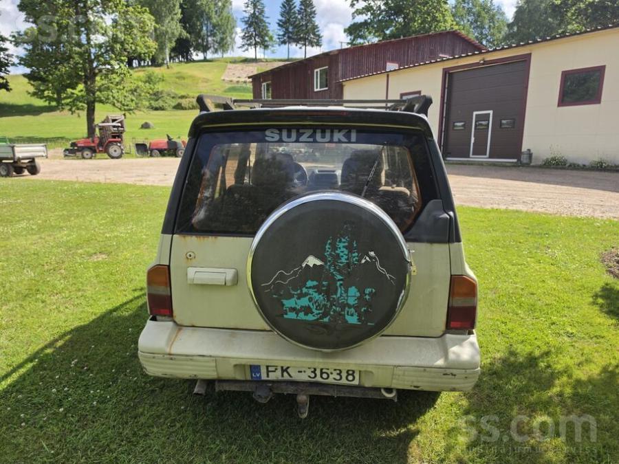 Yellow Suzuki Vitara 1991 in Madona, with an engine capacity of 1.60 L and mileage of 81 thousand km for 2000 €, photo 4 on AUTOMOTO.COM.LV