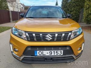 Yellow Suzuki Vitara 2020 in Riga, with an engine capacity of 1.40 L and mileage of 0 thousand km for 13785 €, photo 3 on AUTOMOTO.COM.LV