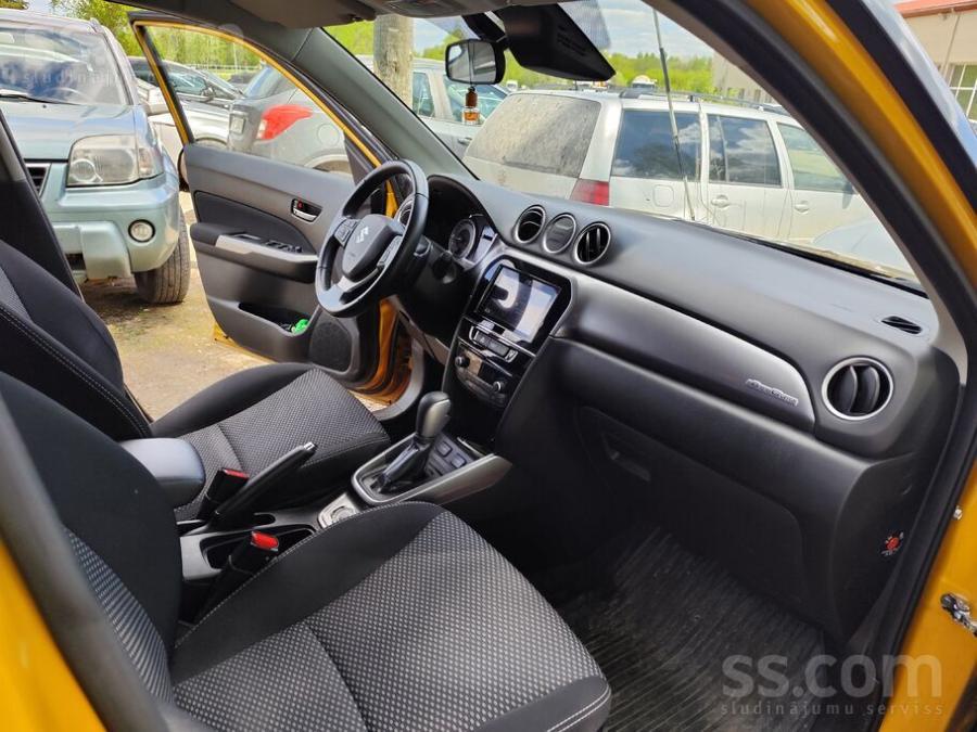 Yellow Suzuki Vitara 2021 in Rezekne, with an engine capacity of 1.40 L and mileage of 43 thousand km for 15500 €, photo 9 on AUTOMOTO.COM.LV
