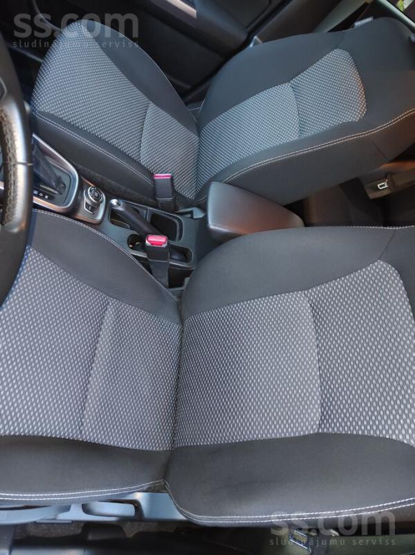 Yellow Suzuki Vitara 2021 in Rezekne, with an engine capacity of 1.40 L and mileage of 43 thousand km for 15500 €, photo 9 on AUTOMOTO.COM.LV