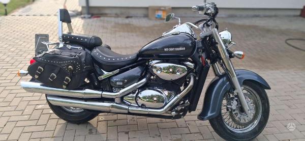 Black Suzuki VL 2004 in Pasvalys, with an engine capacity of 0.80 L and mileage of 37 thousand km for 3100 €, photo 1 on AUTOMOTO.COM.LV