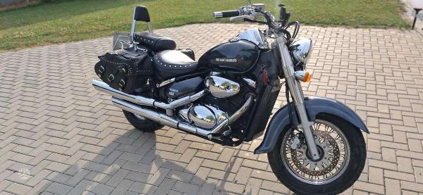 Black Suzuki VL 2004 in Pasvalys, with an engine capacity of 0.80 L and mileage of 37 thousand km for 3100 €, photo 6 on AUTOMOTO.COM.LV