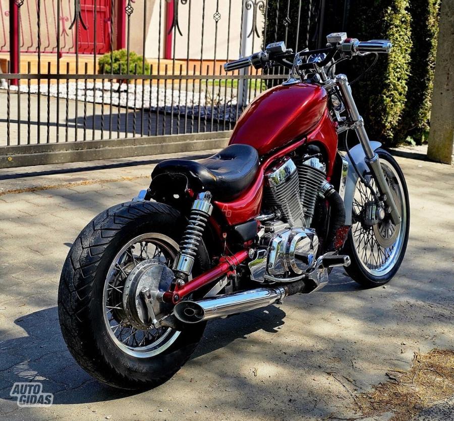 Red Suzuki VS 1992 in Vilnius, with an engine capacity of 0.70 L and mileage of 0 thousand km for 1100 €, photo 3 on AUTOMOTO.COM.LV