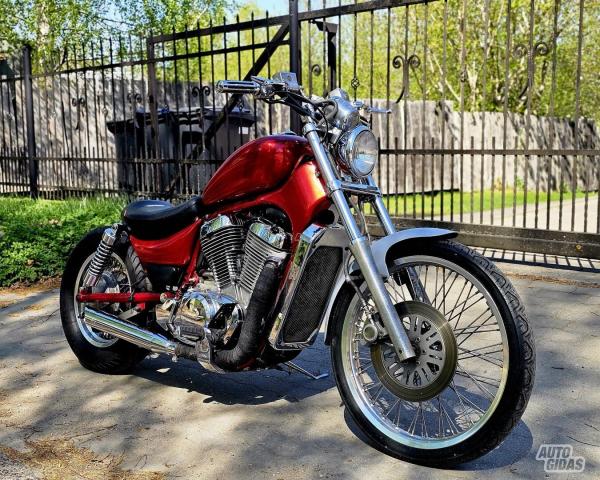Red Suzuki VS 1992 in Vilnius, with an engine capacity of 0.70 L and mileage of 0 thousand km for 1100 €, photo 3 on AUTOMOTO.COM.LV