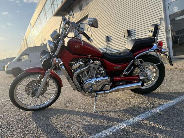 Red Suzuki VS 1996 in Vilnius, with an engine capacity of 0.60 L and mileage of 58 thousand km for 2499 €, photo 1 on AUTOMOTO.COM.LV