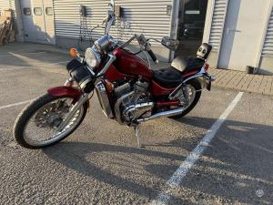 Sarkans Suzuki VS 1996 Viļņa, ar dzinēja tilpumu 0.60 L un nobraukumu 58 tūkst. km par 2499 €, foto 14 vietnē AUTOMOTO.COM.LV