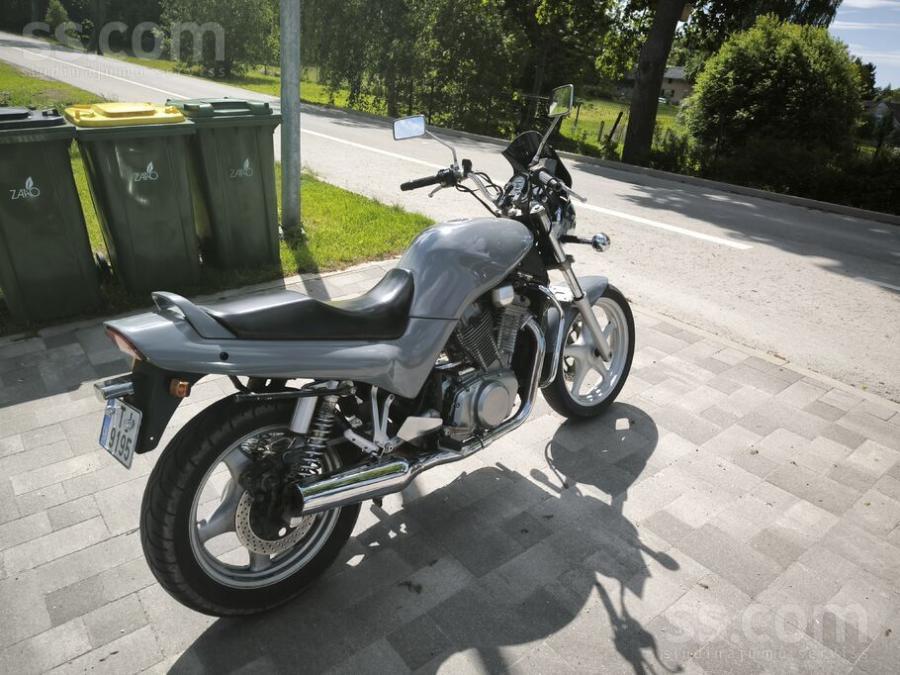 Suzuki VX 800 1990 Cēsis, ar dzinēja tilpumu 0.80 L un nobraukumu 0 tūkst. km par 1800 €, foto 4 vietnē AUTOMOTO.COM.LV