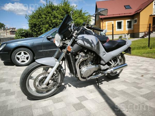 Suzuki VX 800 1990 Cēsis, ar dzinēja tilpumu 0.80 L un nobraukumu 0 tūkst. km par 1800 €, foto 1 vietnē AUTOMOTO.COM.LV