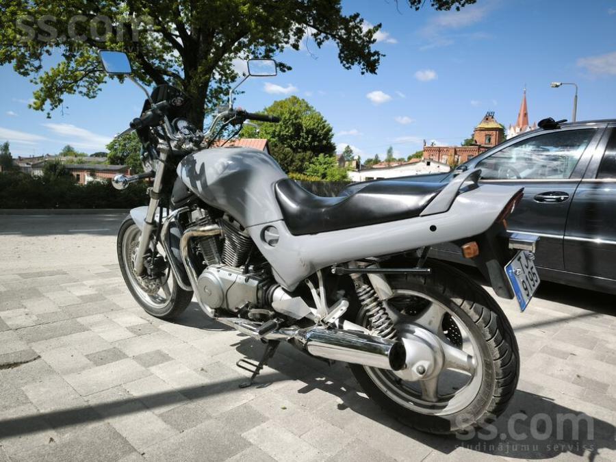 Suzuki VX 800 1990 Cēsis, ar dzinēja tilpumu 0.80 L un nobraukumu 0 tūkst. km par 1800 €, foto 3 vietnē AUTOMOTO.COM.LV
