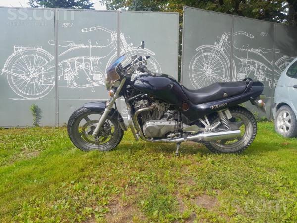 Suzuki VX 800 1993 Rīga, ar dzinēja tilpumu 0.81 L un nobraukumu 0 tūkst. km par 1190 €, foto 1 vietnē AUTOMOTO.COM.LV