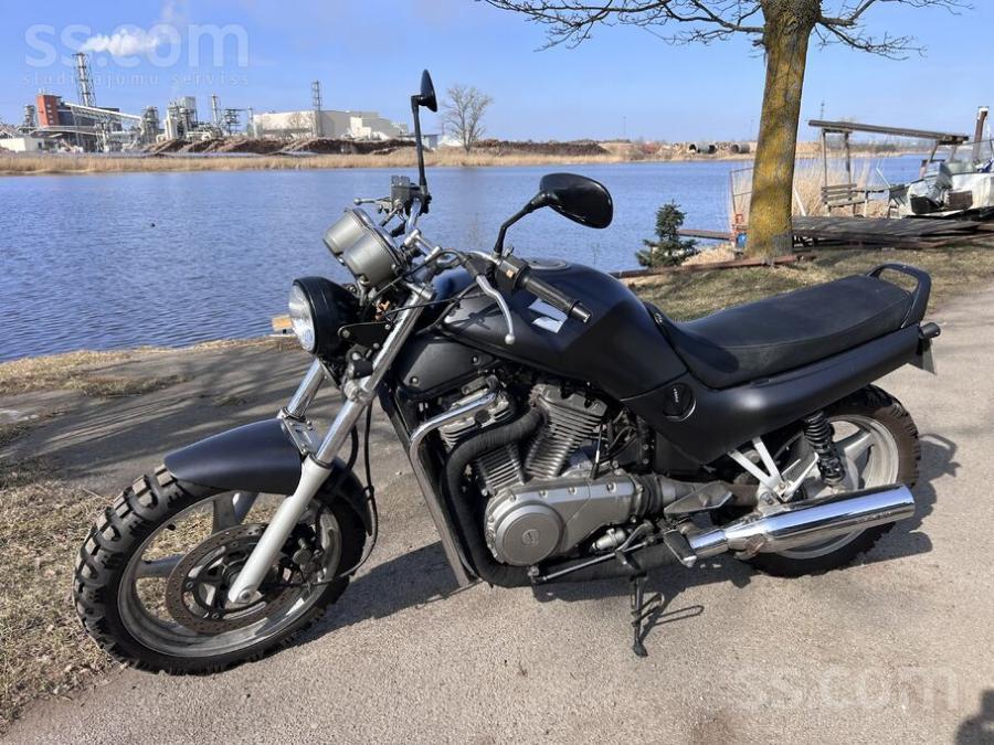 Сузуки VX 800 1997 в Рига, объемом двигателя 0.80 л и пробегом 0 тыс. км за 1200 €, фото 1 на AUTOMOTO.COM.LV