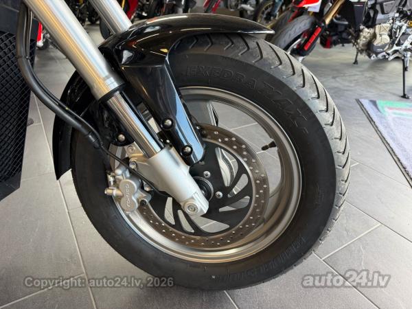 Black Suzuki VZ 800 2013 in Tallinn, with an engine capacity of 0.81 L and mileage of 12 thousand km for 5990 €, photo 10 on AUTOMOTO.COM.LV