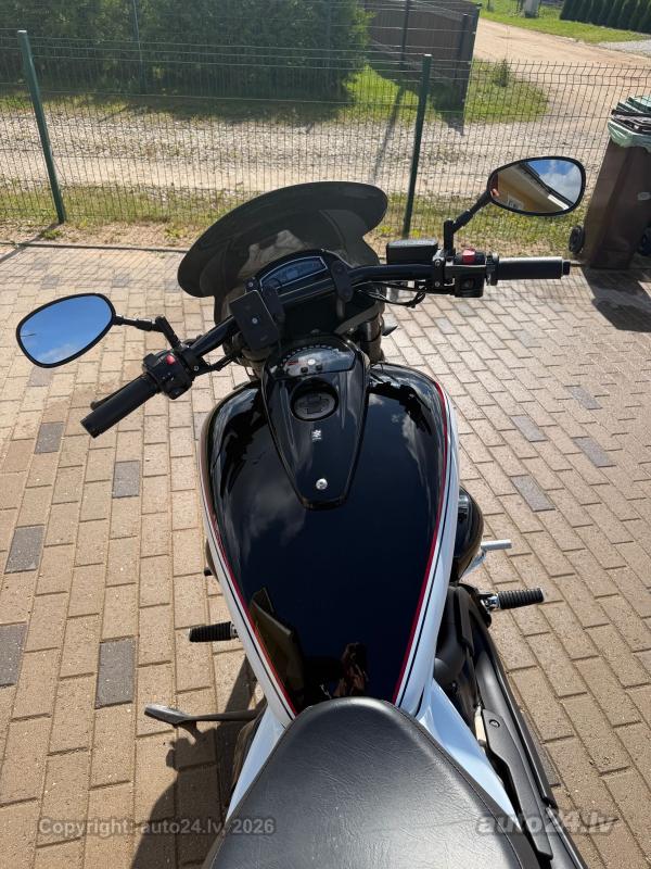 Melns Suzuki VZR 1800 2016 Tallina, ar dzinēja tilpumu 1.78 L un nobraukumu 21 tūkst. km par 13200 €, foto 5 vietnē AUTOMOTO.COM.LV