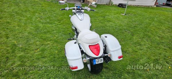 White Suzuki VZR 1800 2007 in Tallinn, with an engine capacity of 1.78 L and mileage of 58 thousand km for 7500 €, photo 7 on AUTOMOTO.COM.LV