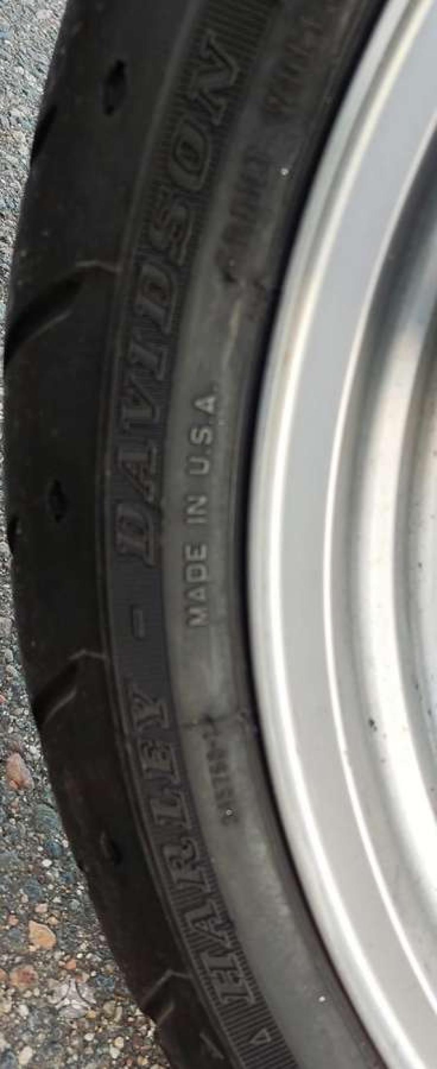 Melns Suzuki VZR 2006 Viļņa, ar dzinēja tilpumu 1.80 L un nobraukumu 30 tūkst. km par 7950 €, foto 12 vietnē AUTOMOTO.COM.LV