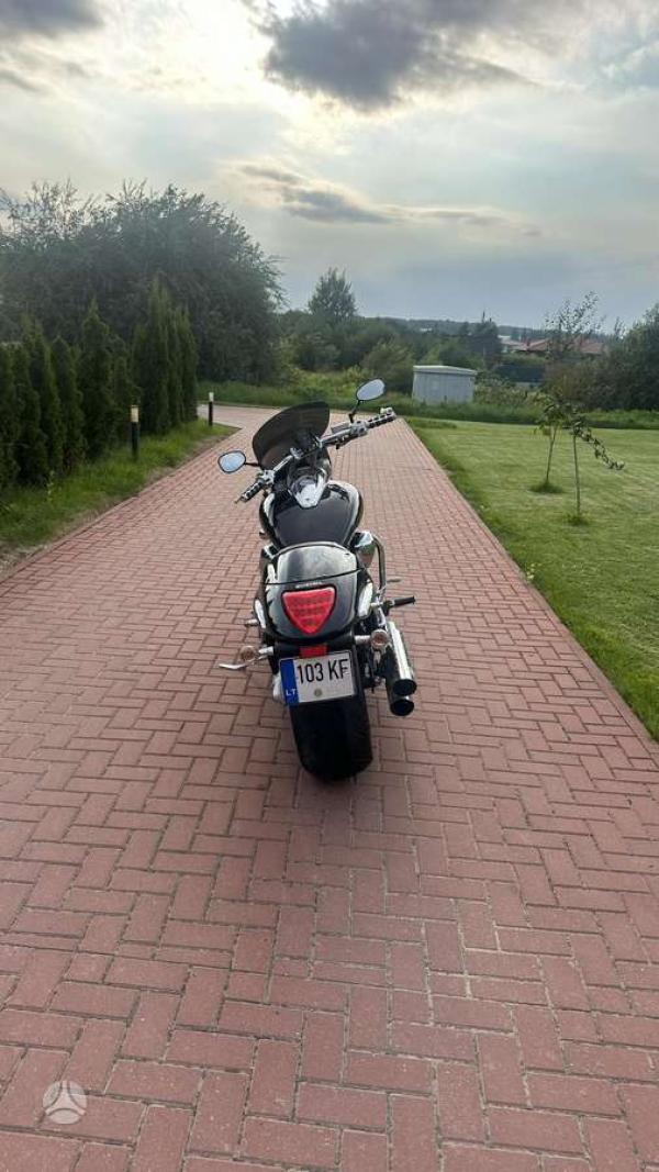 Black Suzuki VZR 2007 in Vilnius, with an engine capacity of 1.80 L and mileage of 22 thousand km for 7300 €, photo 2 on AUTOMOTO.COM.LV