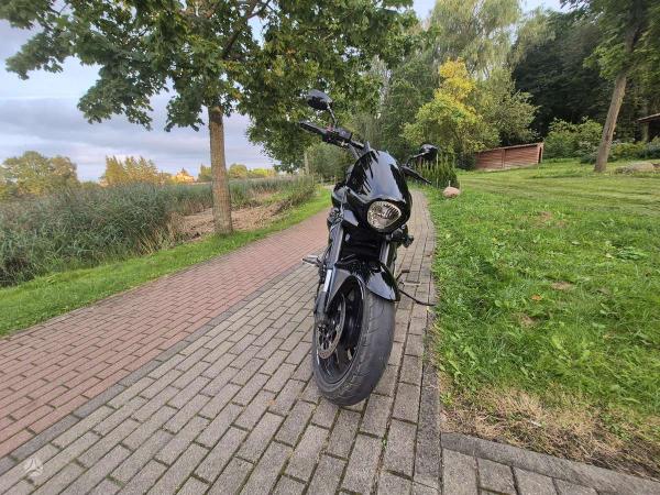 Melns Suzuki VZR 2016 Pasvalys, ar dzinēja tilpumu 1.80 L un nobraukumu 21 tūkst. km par 11500 €, foto 5 vietnē AUTOMOTO.COM.LV