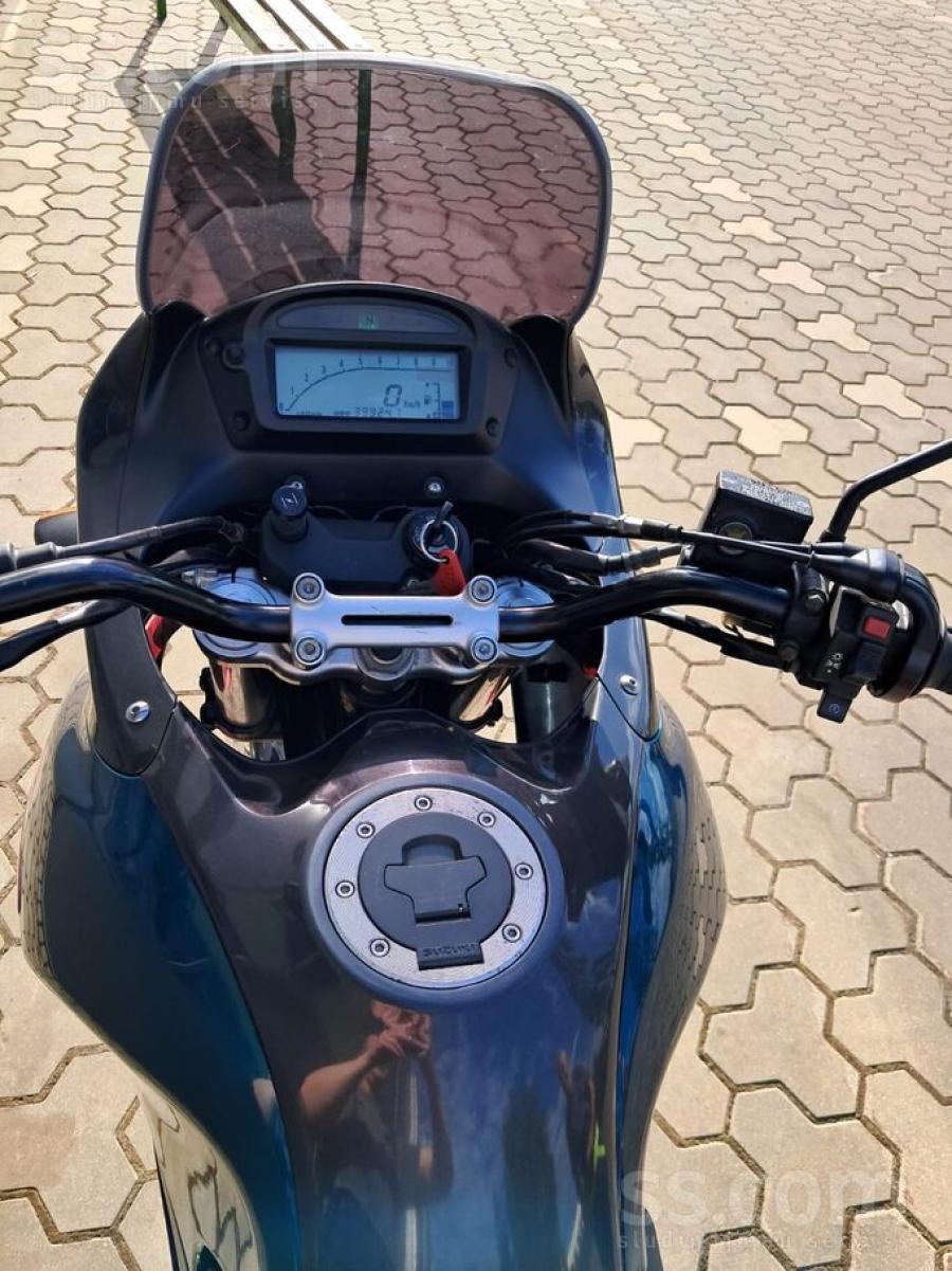 Suzuki XF 650 Freewind 1997 in Riga, with an engine capacity of 0.65 L and mileage of 0 thousand km for 2200 €, photo 3 on AUTOMOTO.COM.LV