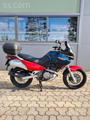 Suzuki XF 650 Freewind 1997 in Riga, with an engine capacity of 0.65 L and mileage of 0 thousand km for 2200 €, photo 7 on AUTOMOTO.COM.LV