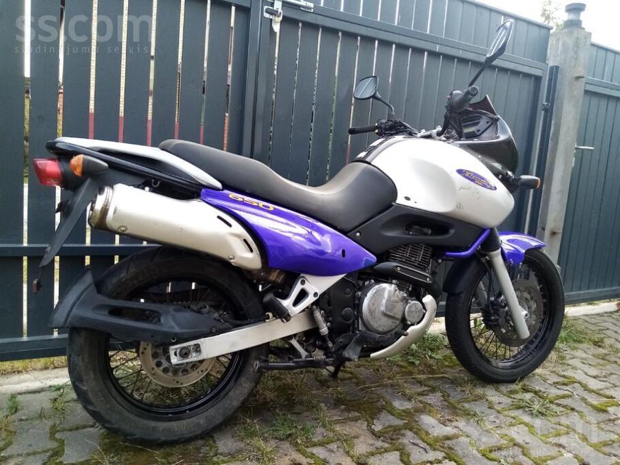 Suzuki XF 650 Freewind 1998 Rīga, ar dzinēja tilpumu 0.65 L un nobraukumu 0 tūkst. km par 2100 €, foto 6 vietnē AUTOMOTO.COM.LV